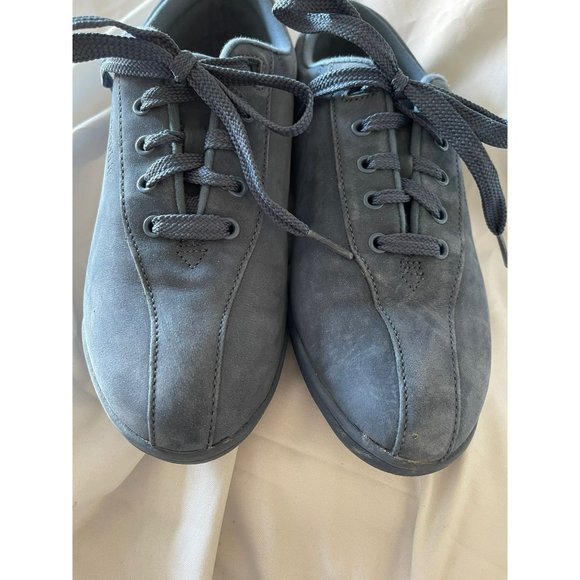 Easy Spirit | Shoes | Easyspirit Navy Blue Suede Leather Sneakers 85 ...